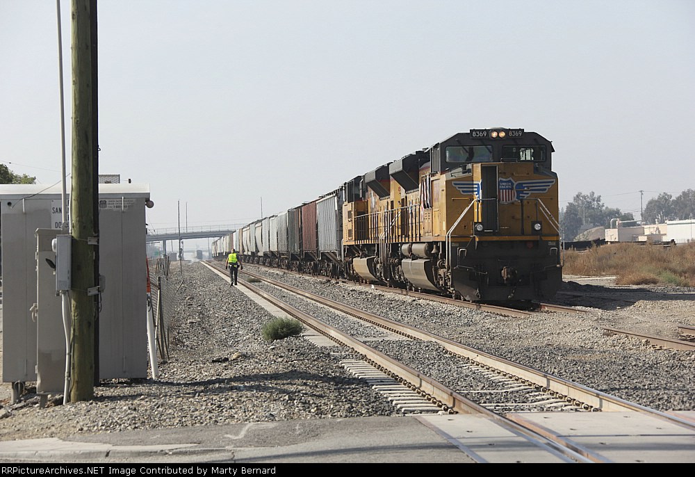 UP 8369 and 8343 Working